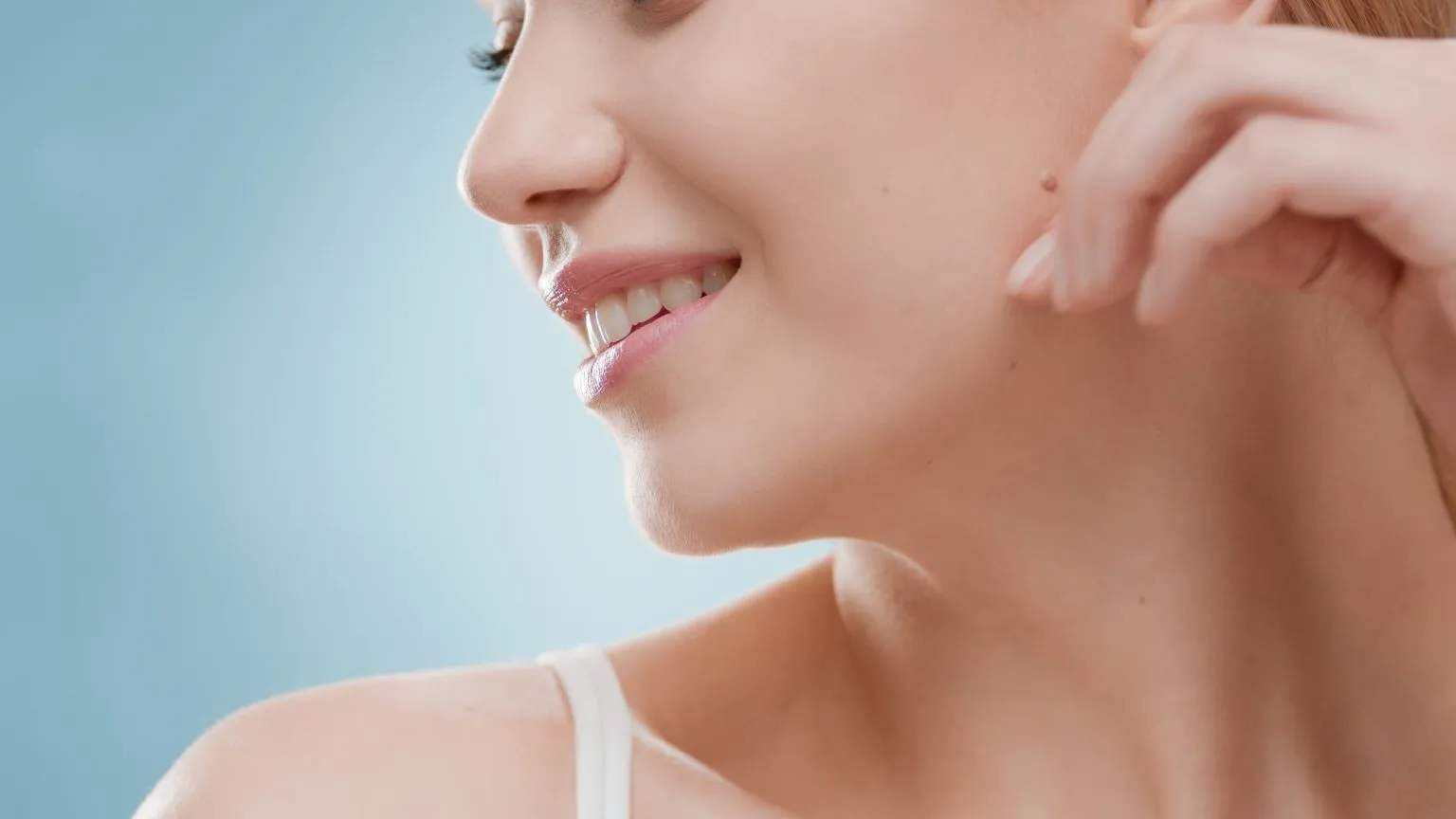 Epilation laser de la lèvre supérieure - LAZEO